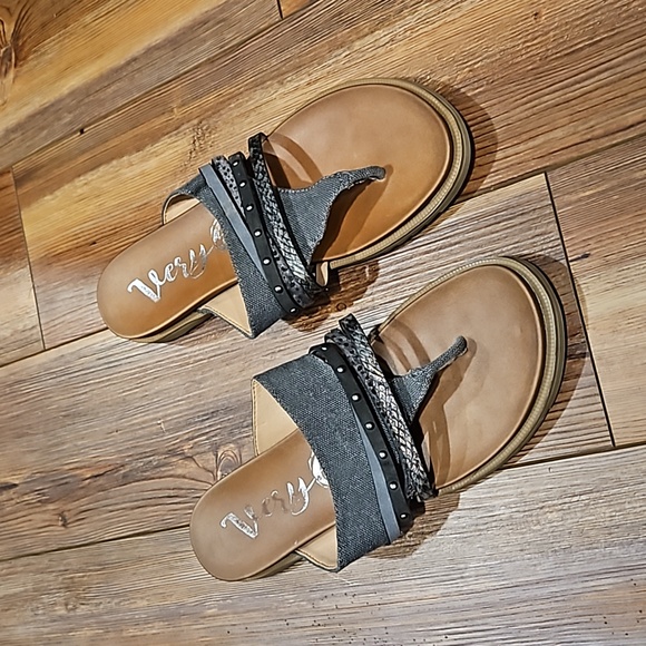 Very G | Shoes | Very G Sandals | Poshmark